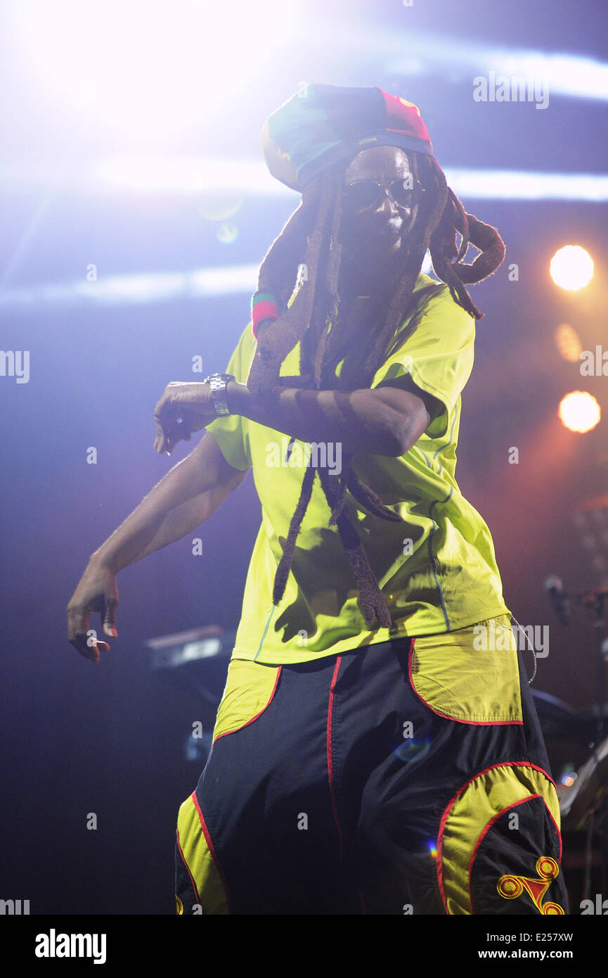Steel Pulse performing Live in concert Featuring: Steel Pulse Where ...