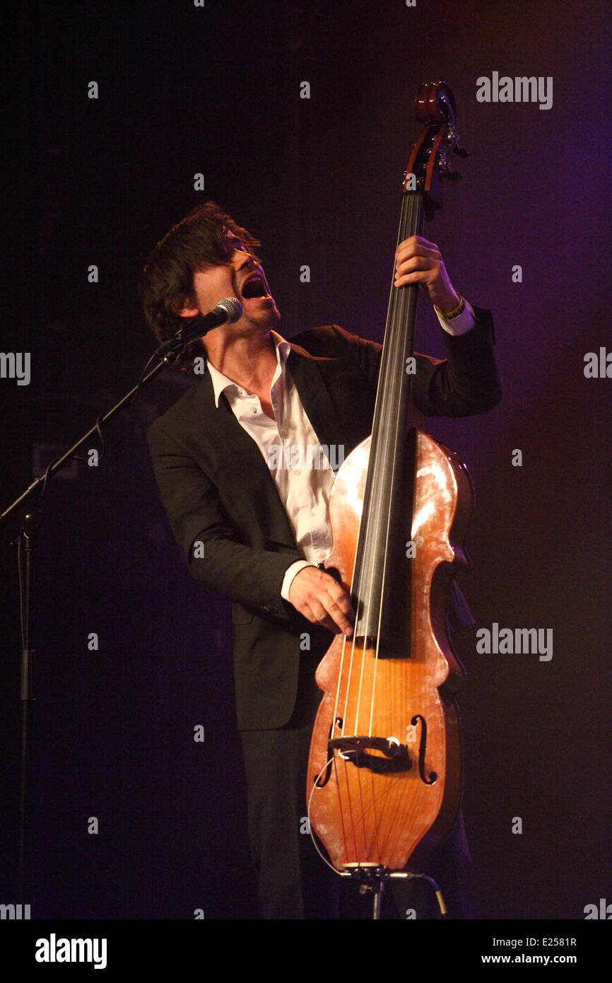 Bossa nova hi-res stock photography and images - Alamy