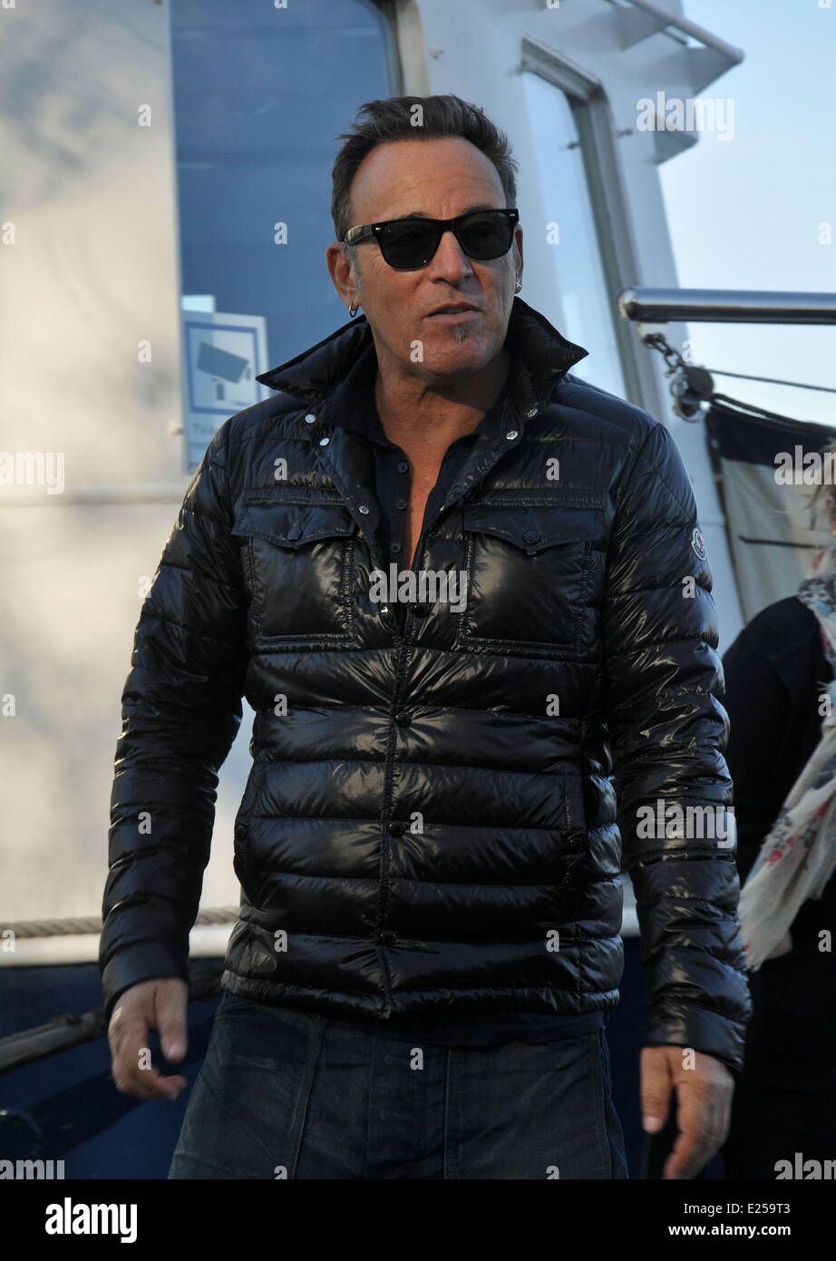 Bruce Springsteen and his crew enjoy a sightseeing tour on a boat in ...