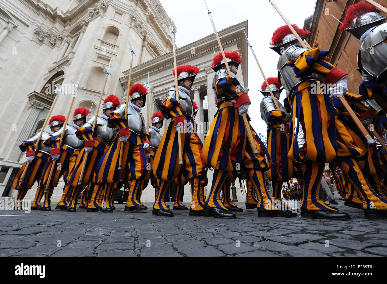 Thirty five newly inducted Swiss Guards swear their allegiance to Pope ...