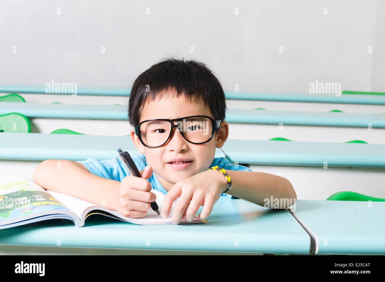 Black student exam desk hi-res stock photography and images - Alamy