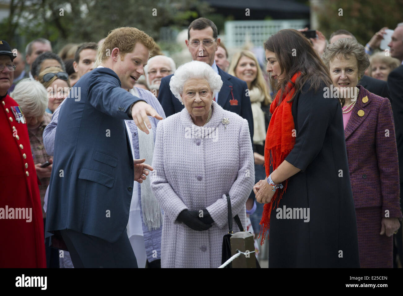 LONDON - UK - 20 MAY 2013: ROTA: Chelsea Flower Show 2013. Members of ...