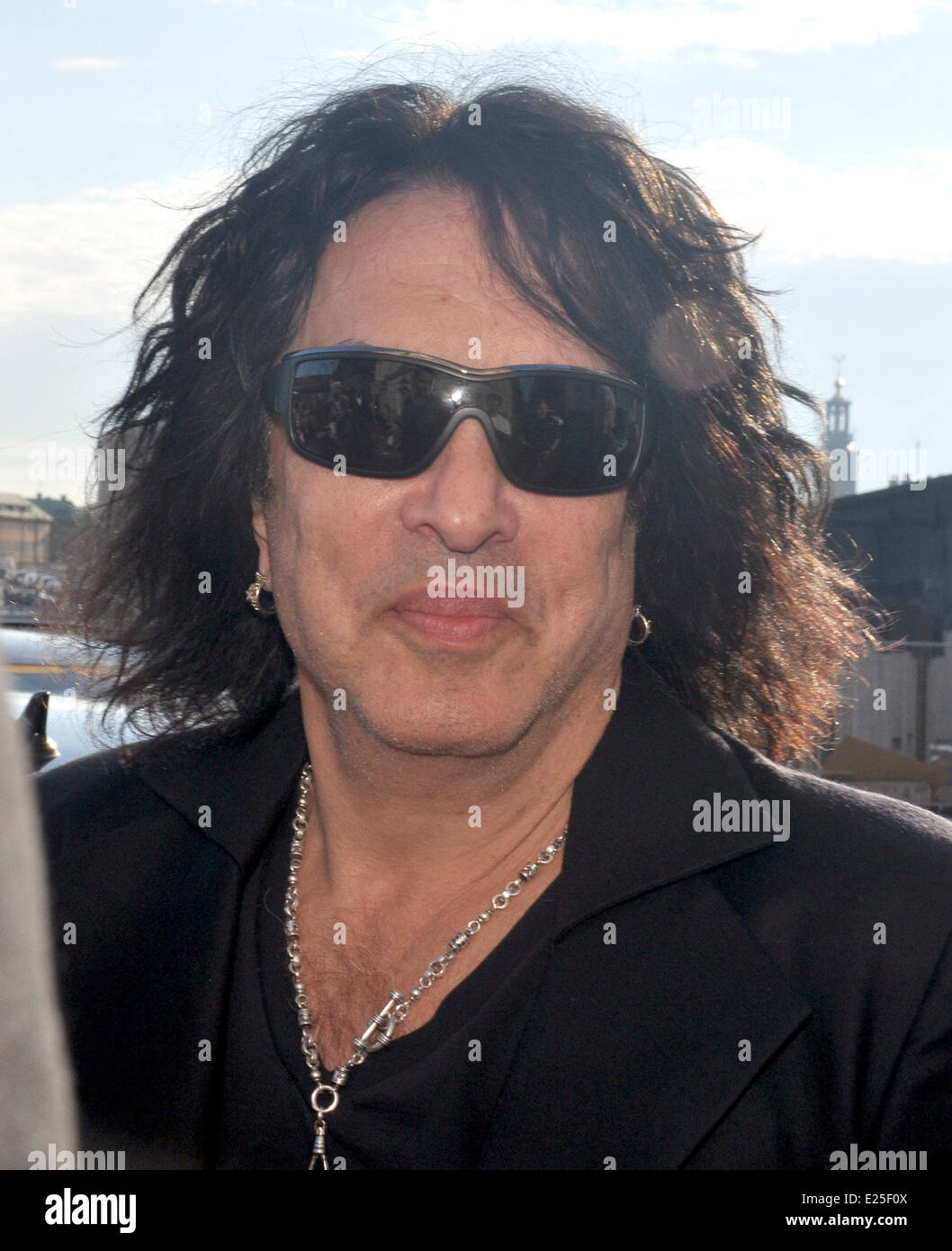 Paul Stanley and Eric Singer of Kiss arrive at their Stockholm hotel ...