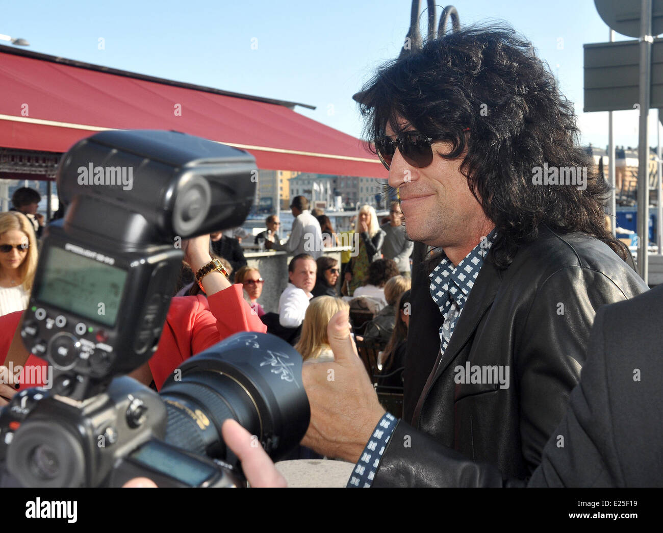 Paul Stanley and Eric Singer of Kiss arrive at their Stockholm hotel ...