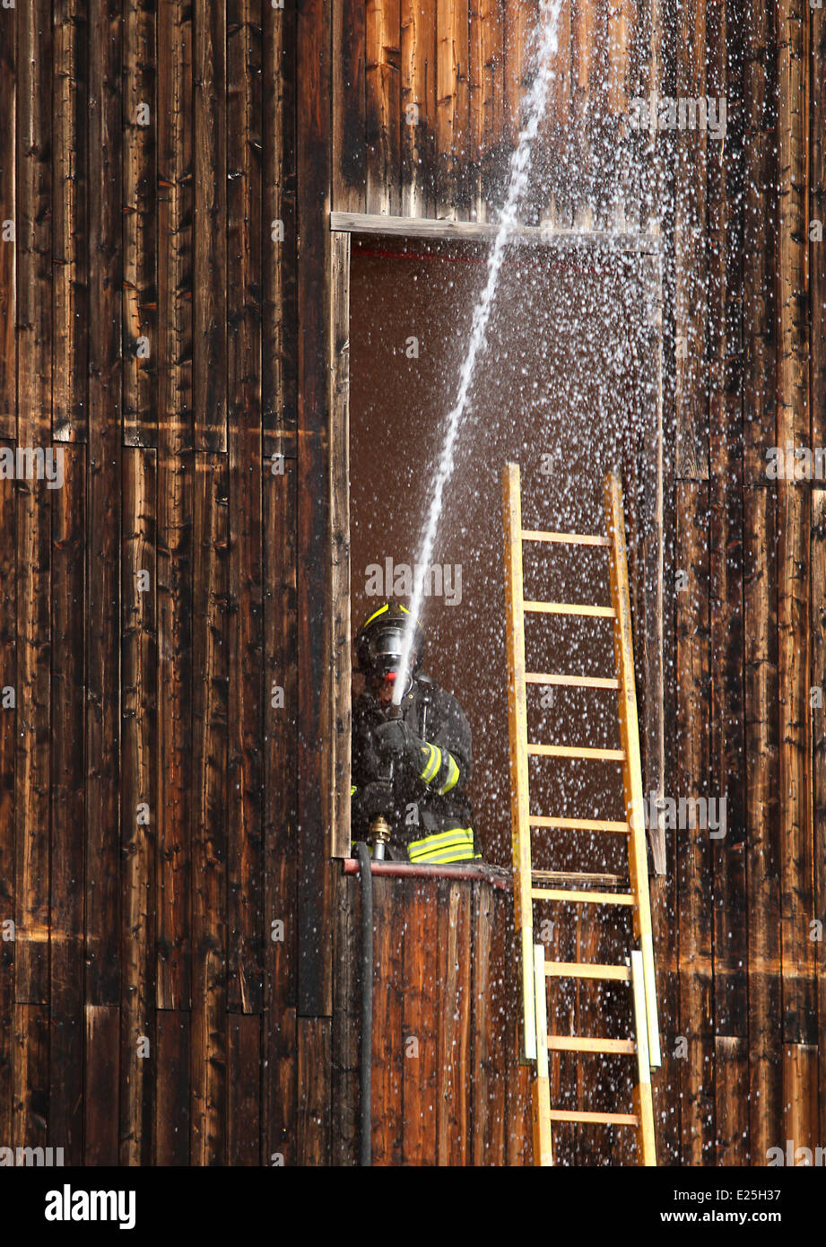 Rebreather hi-res stock photography and images - Alamy