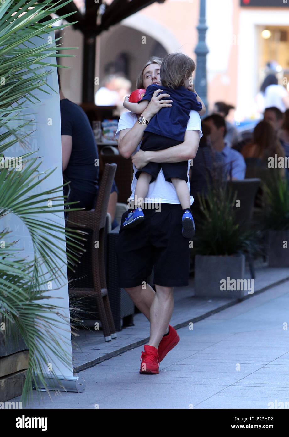 Luka modric hi-res stock photography and images - Alamy