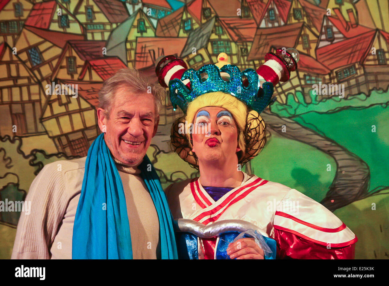 British pantomime panto hi-res stock photography and images - Alamy