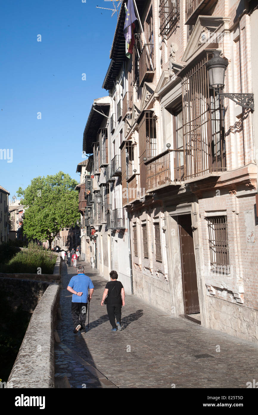 Historic buildings on by the Rio Darro river, Granada, Spain Stock ...