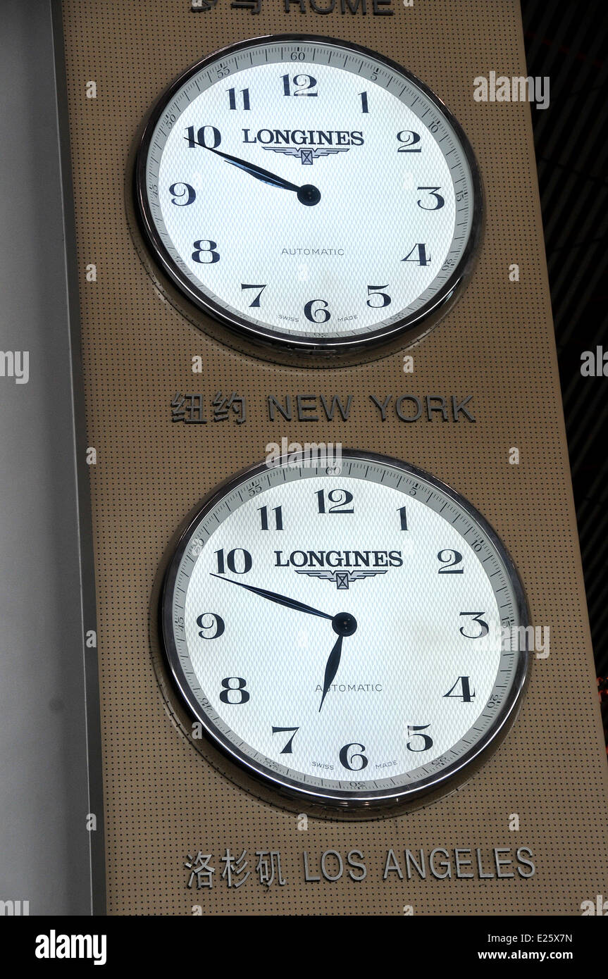 Interior new beijing airport china hi-res stock photography and images ...