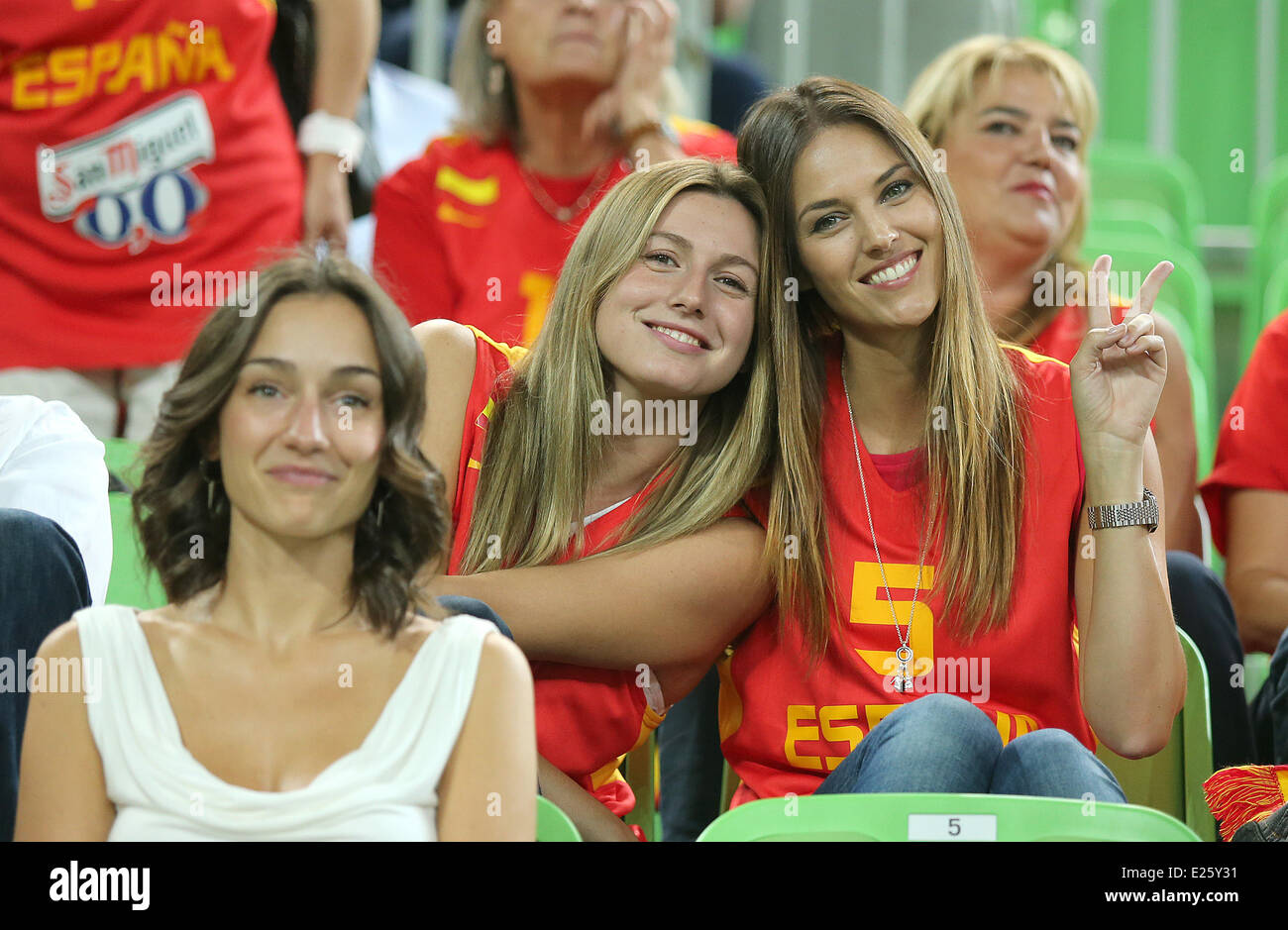 Former Miss Spain 2000 and Miss Universe contestant, Helen Lindes and ...