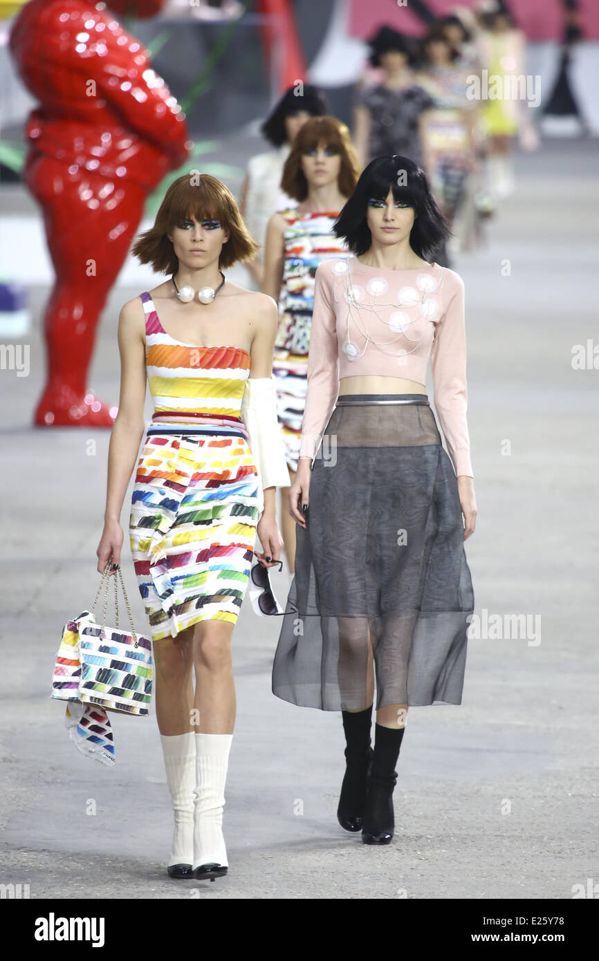Paris Fashion Week Ready to Wear Spring/Summer 2014 - Chanel - Catwalk ...