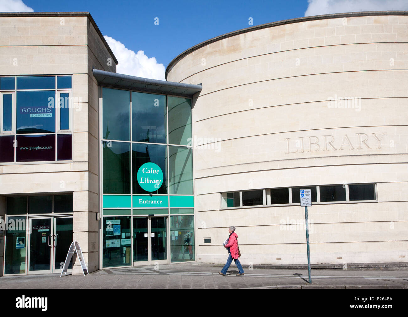 Modern architecture of new public library building Calne, Wiltshire ...