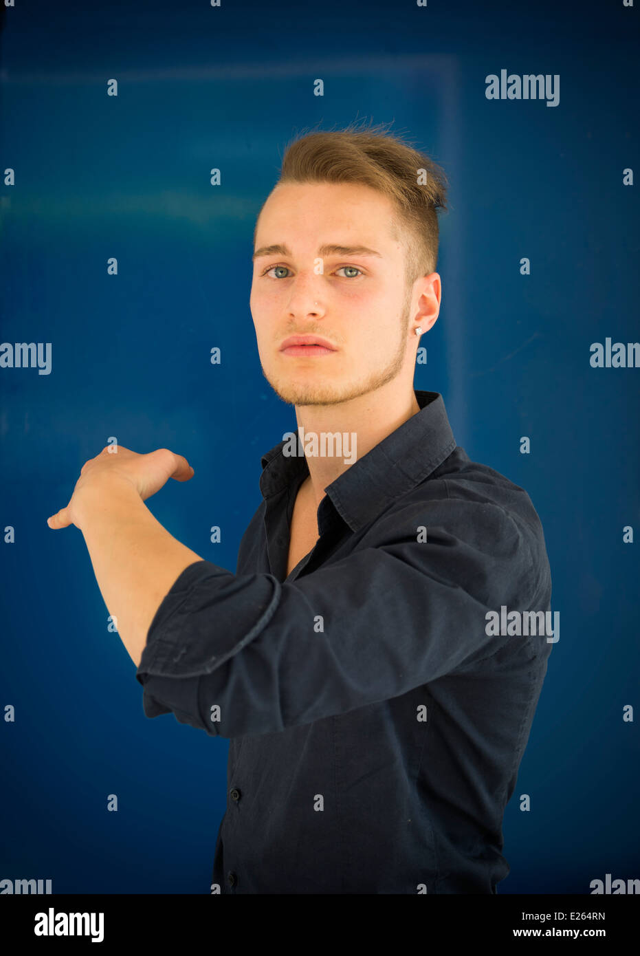 Aggressive face hi-res stock photography and images - Alamy