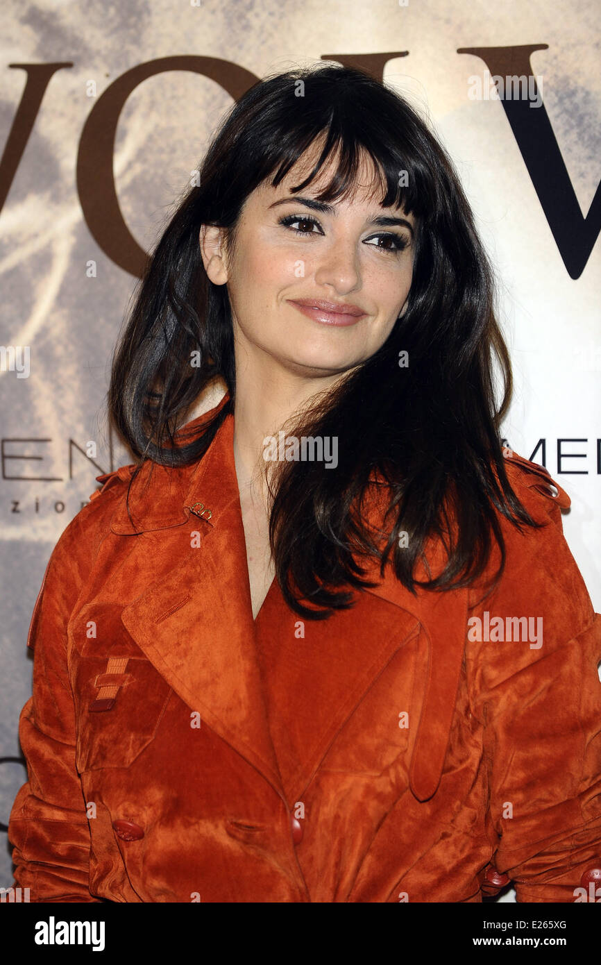Penelope Cruz attends the 'Venuto al Mondo' Photocall in Madrid ...