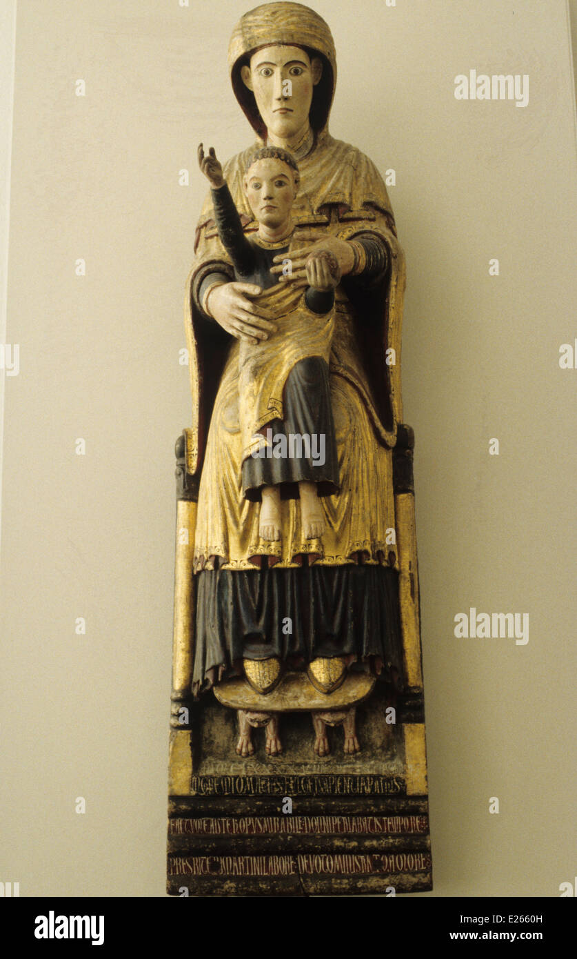 Central Throne High Resolution Stock Photography and Images - Alamy