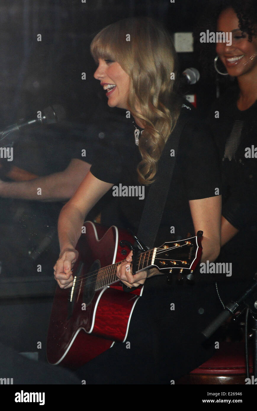 Taylor Swift performs on a boat in Paris Featuring: Taylor Swift Where ...