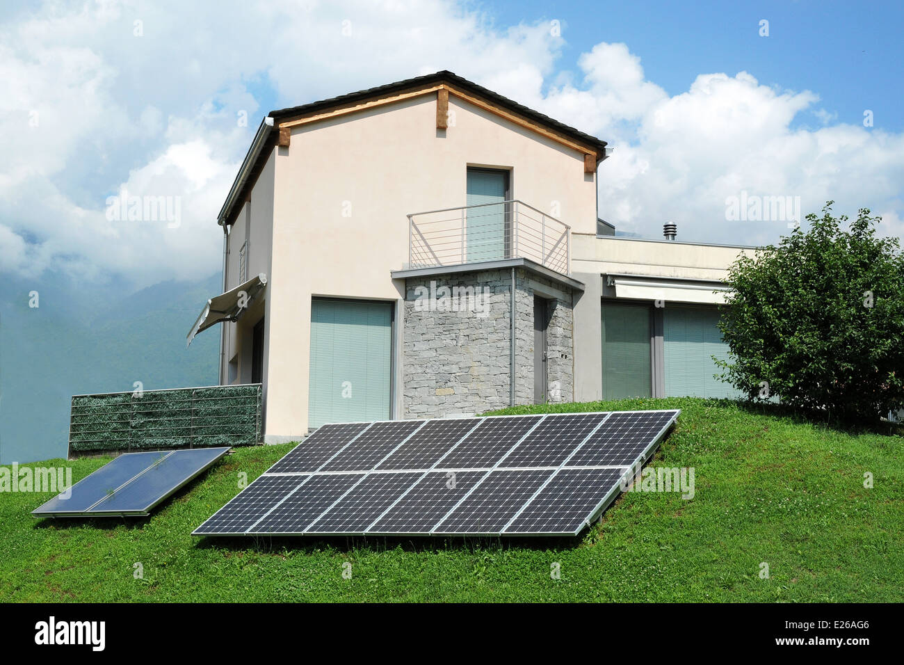Solar panels home exterior hi-res stock photography and images - Alamy