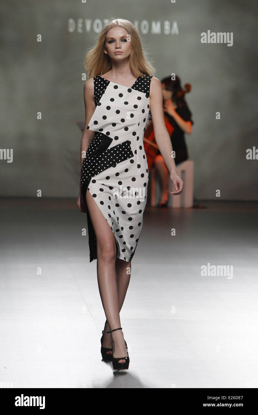 Madrid Fashion Week - Autumn/Winter 2013 - Debota Lomba - Catwalk ...