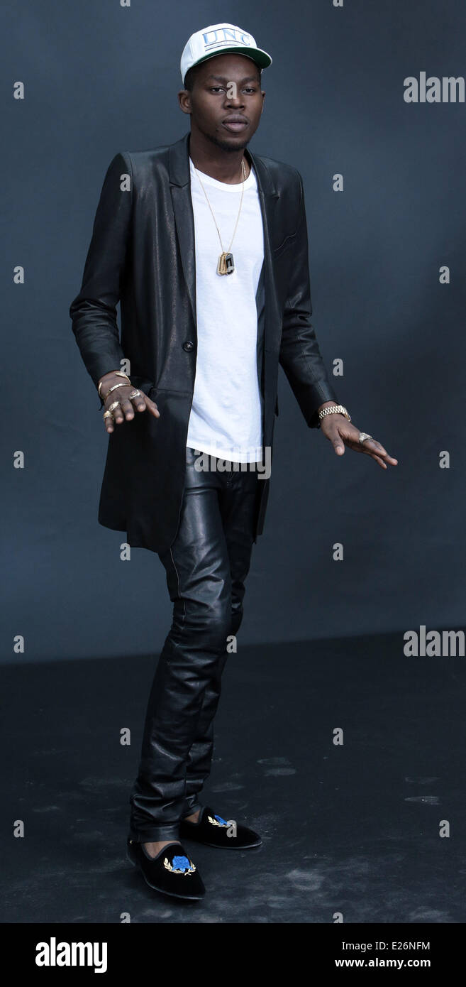 Paris Fashion Week - Autumn/Winter 2013 - Chanel - Inside Arrivals ...