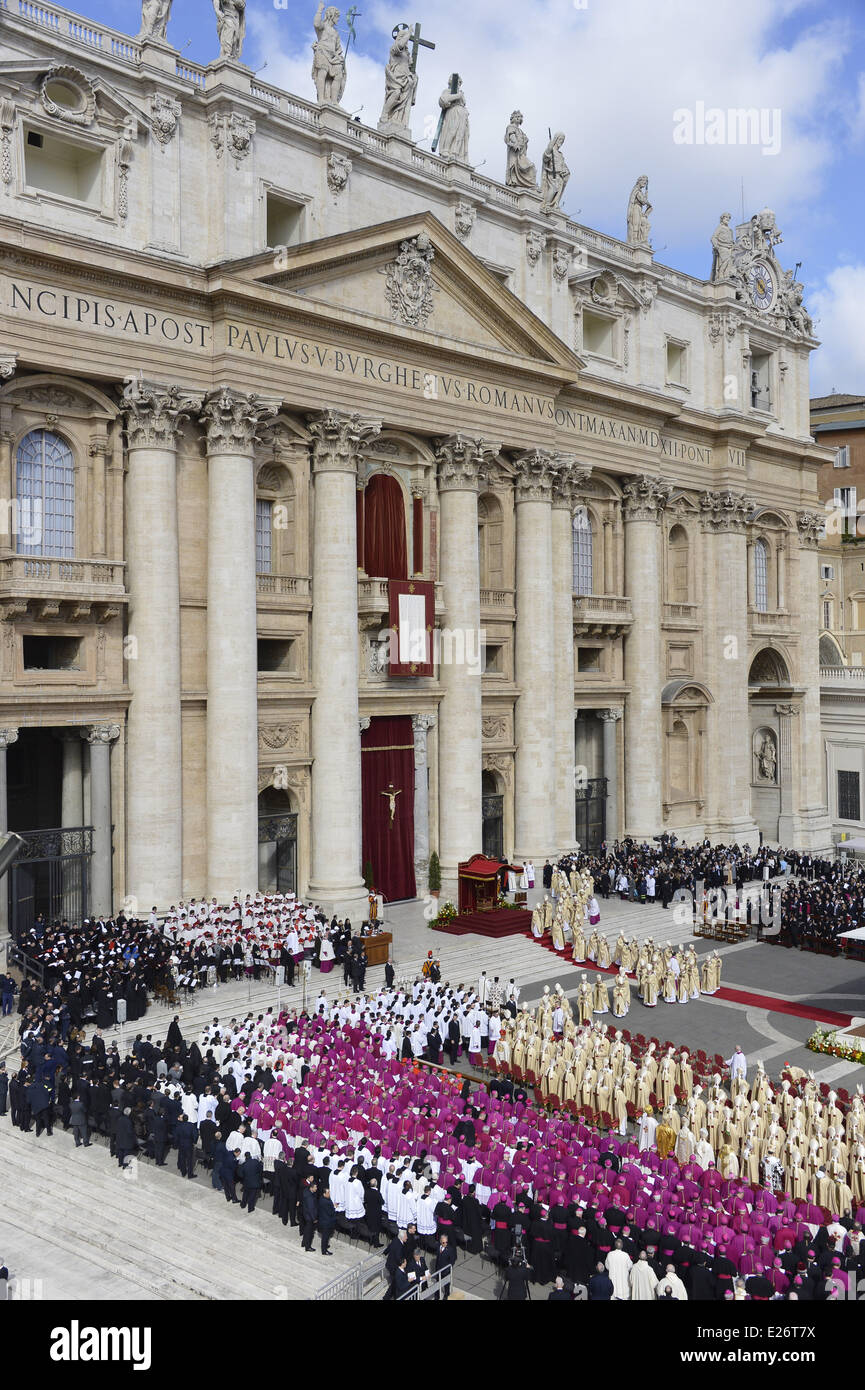 The inauguration of Pope Francis in St Peter's Square Featuring ...