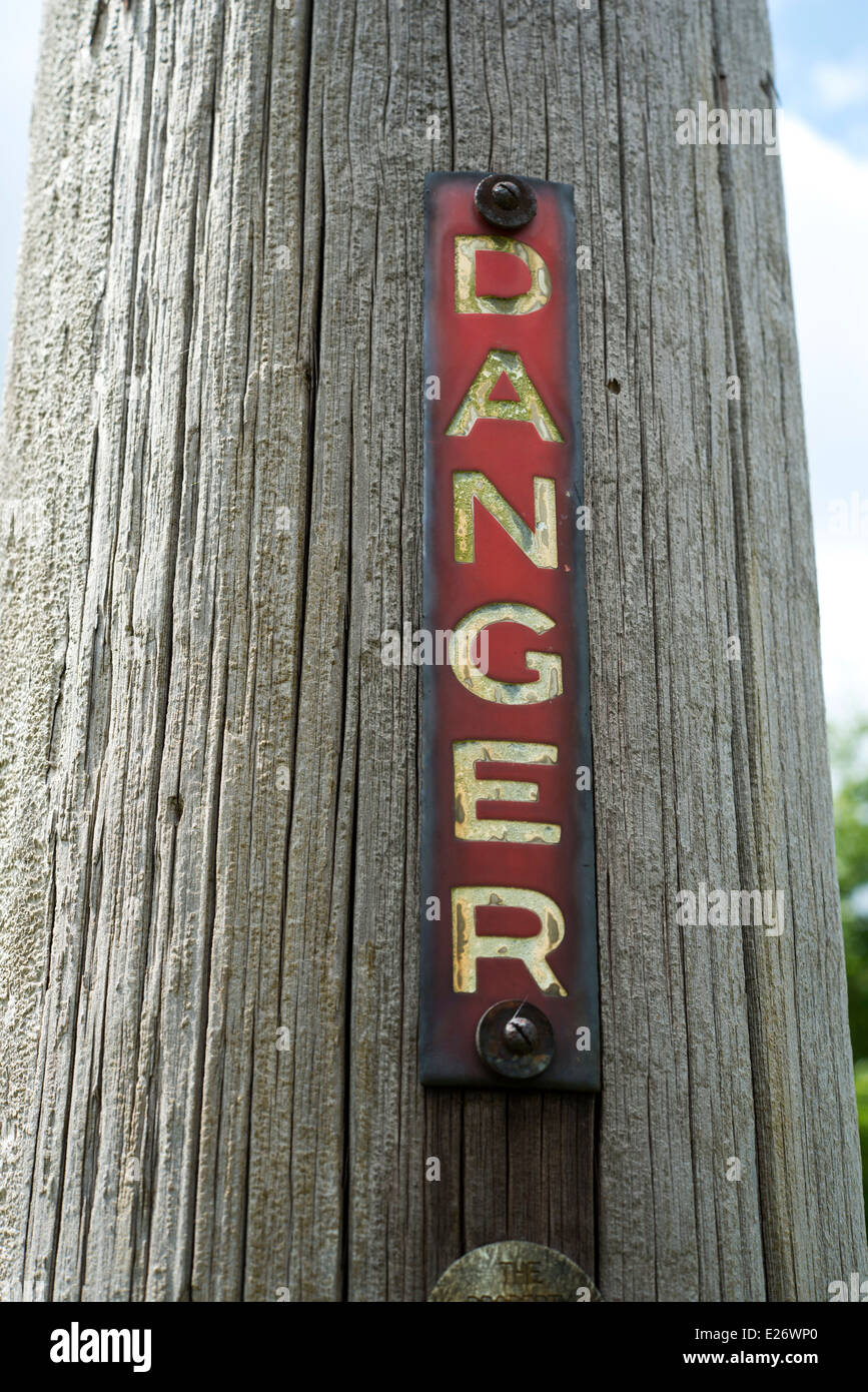 Electricity pole hi-res stock photography and images - Alamy
