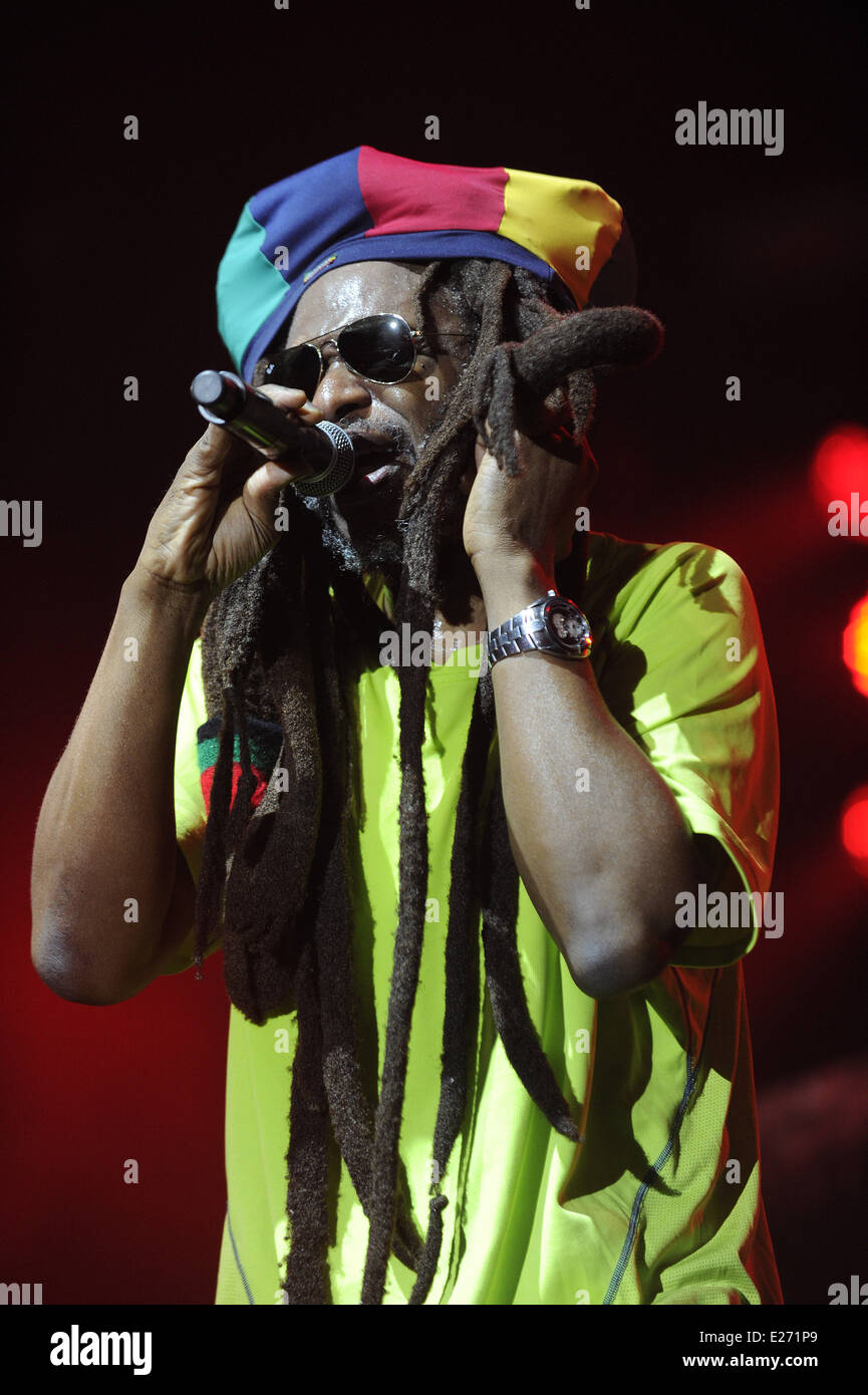 Steel Pulse performing Live in concert Featuring: Steel Pulse Where ...
