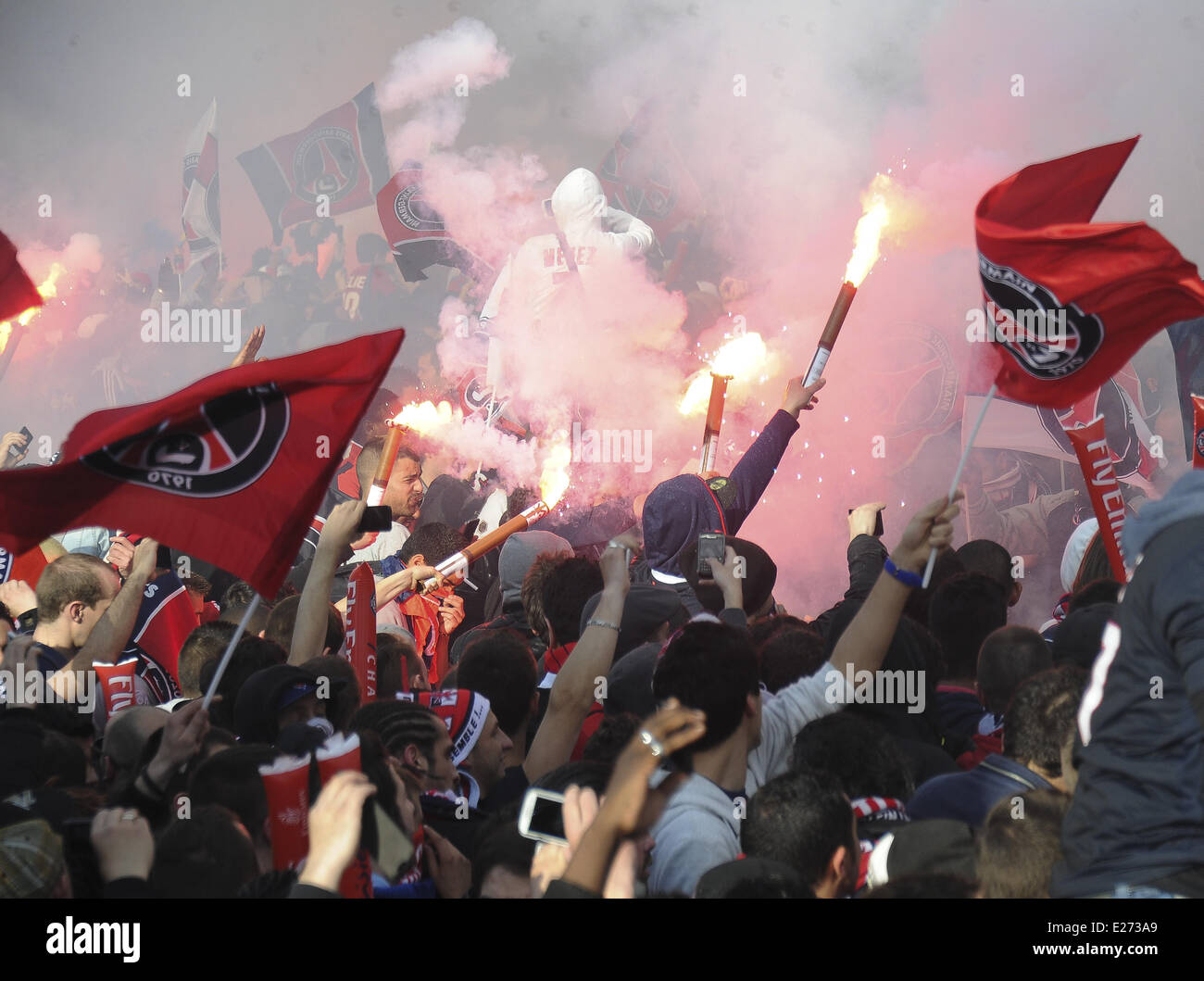 Paris Saint-Germain (PSG) supporters descend on the Trocadero to ...