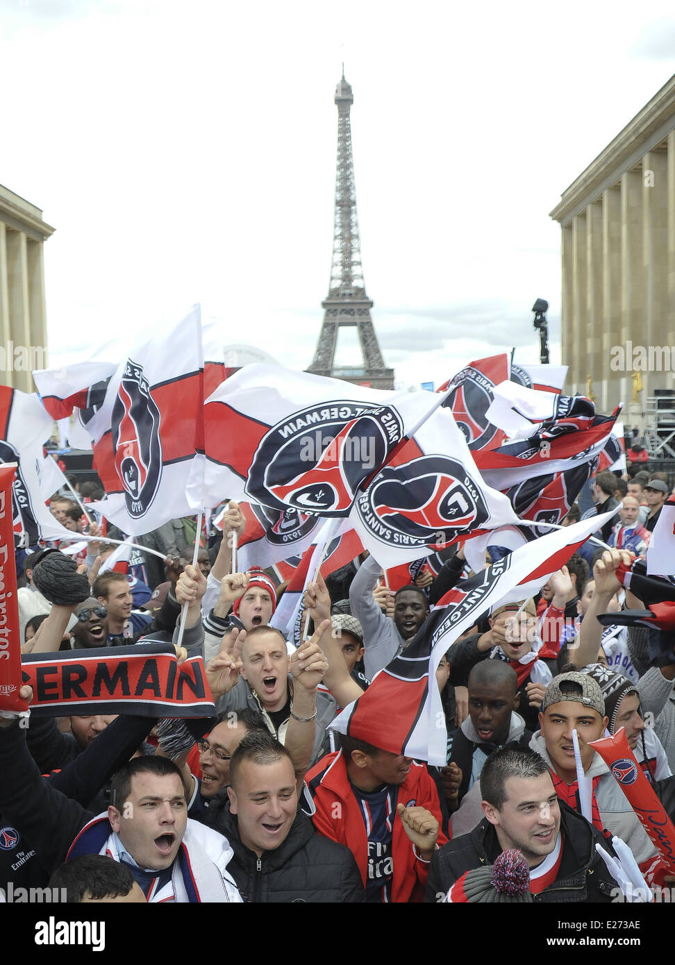 Paris Saint-Germain (PSG) supporters descend on the Trocadero to ...