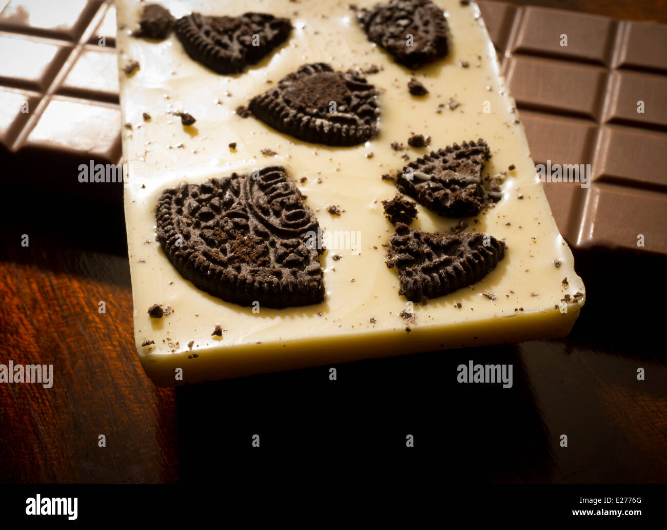 Oreo cookie (biscuit) and white chocolate bar Stock Photo - Alamy