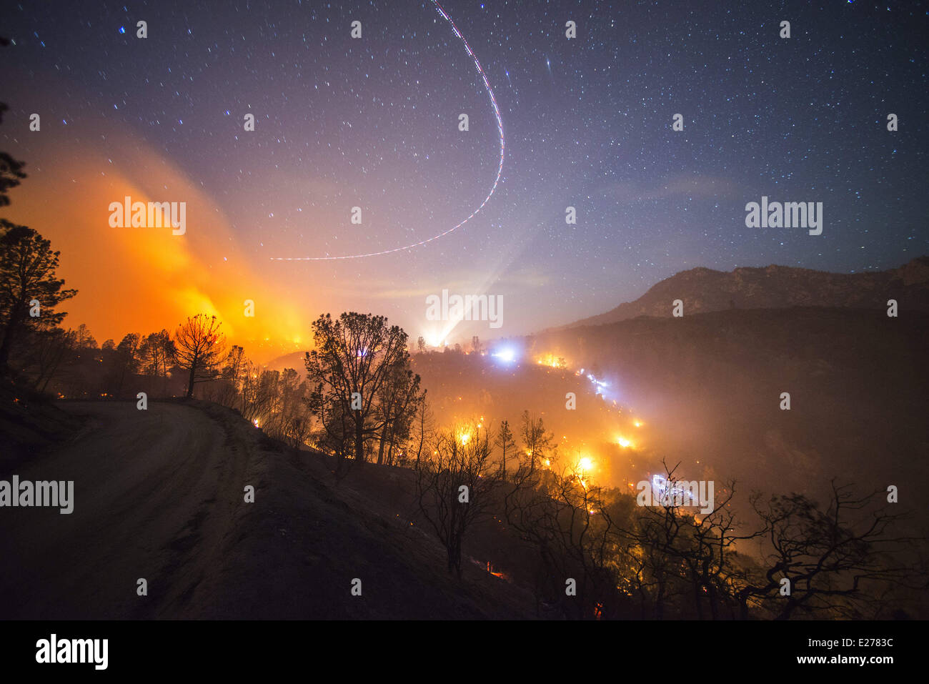 Lake Isabella, California, USA. 15th June, 2014. The Shirley Fire burns ...