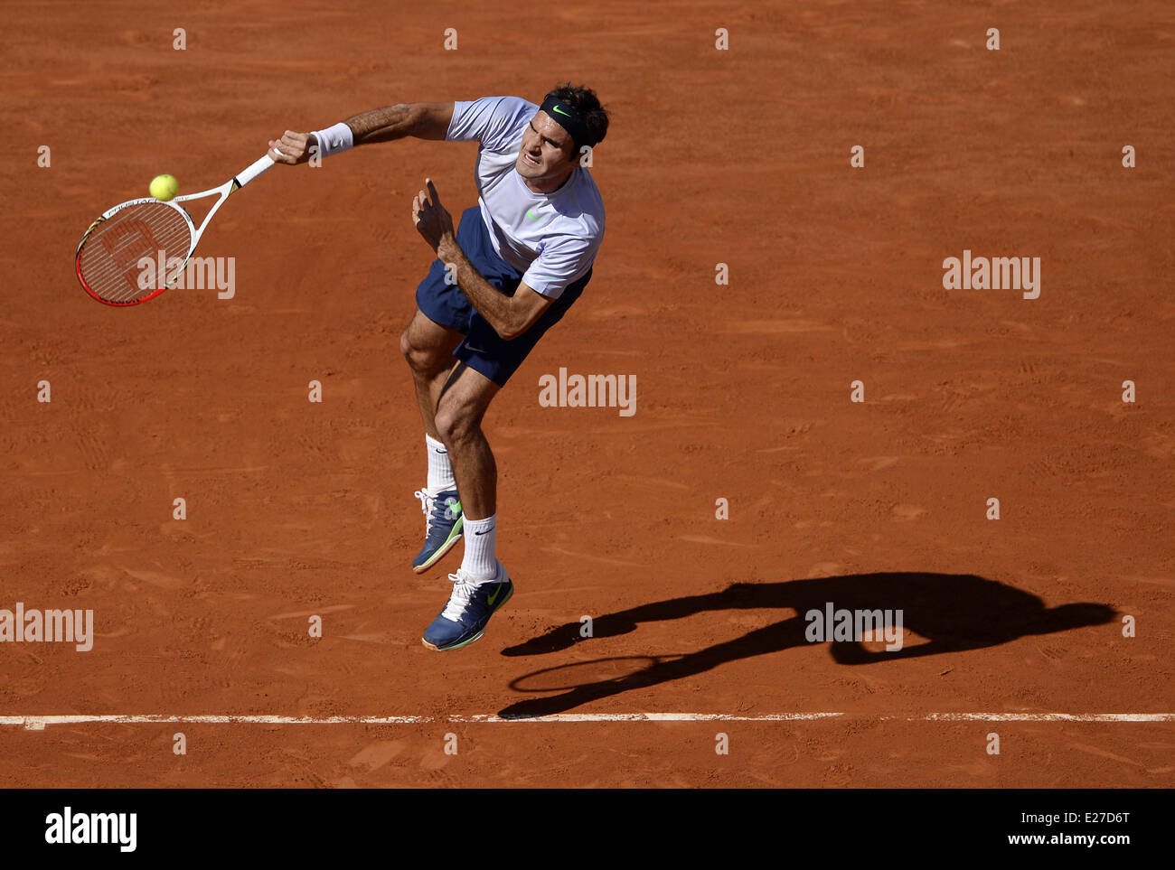Roland Garros French Open tennis - Men's Quarter Final - Roger Federer vs Jo Wilfried Tsonga ...