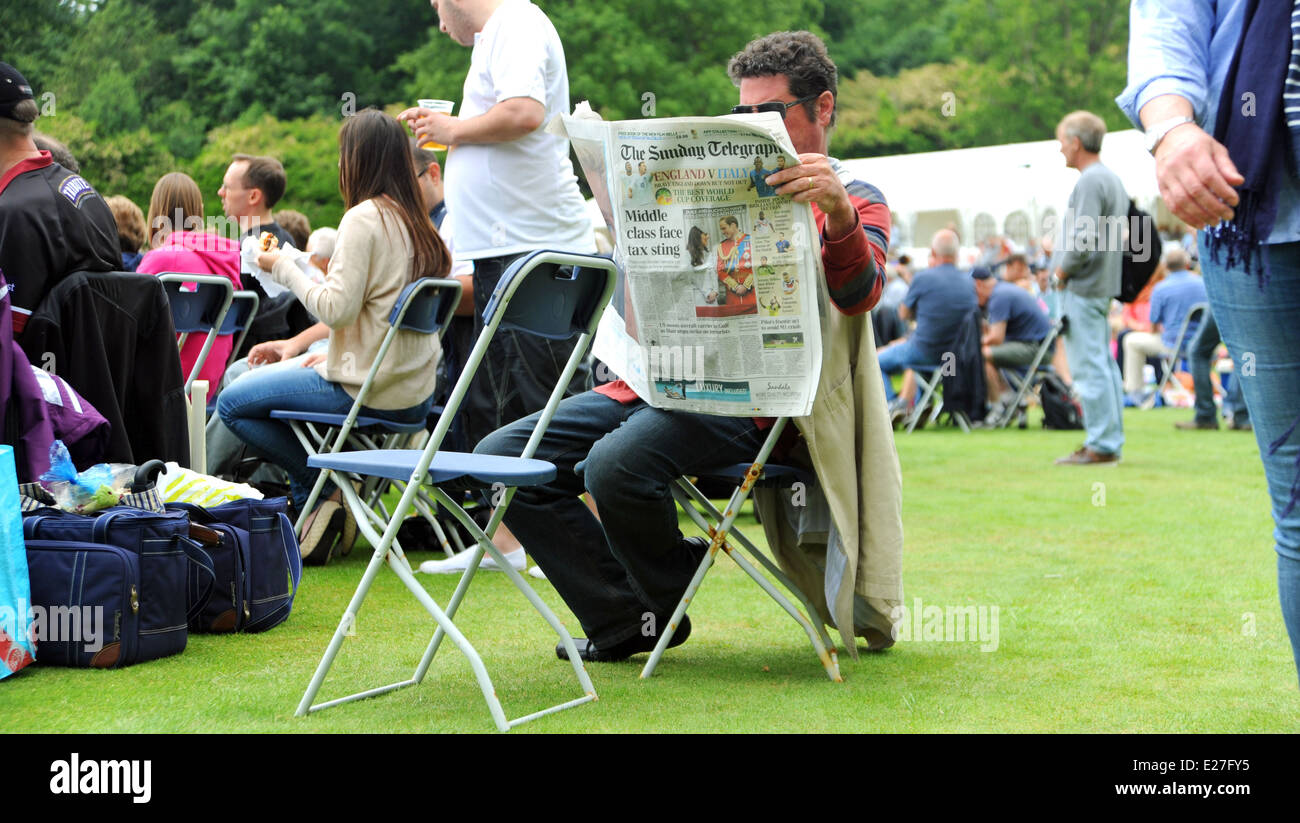 The Sunday Telegraph High Resolution Stock Photography and Images - Alamy