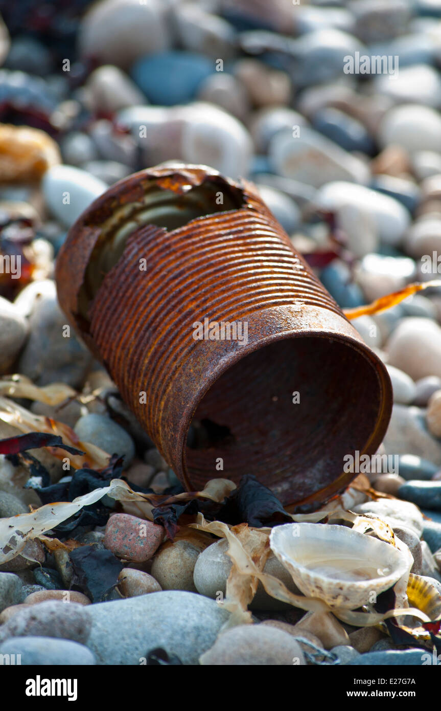 Rusty tin can hi-res stock photography and images - Alamy