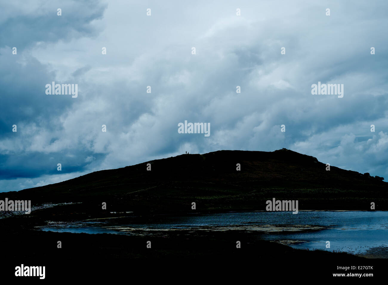 Isles of scilly silhouette hi-res stock photography and images - Alamy