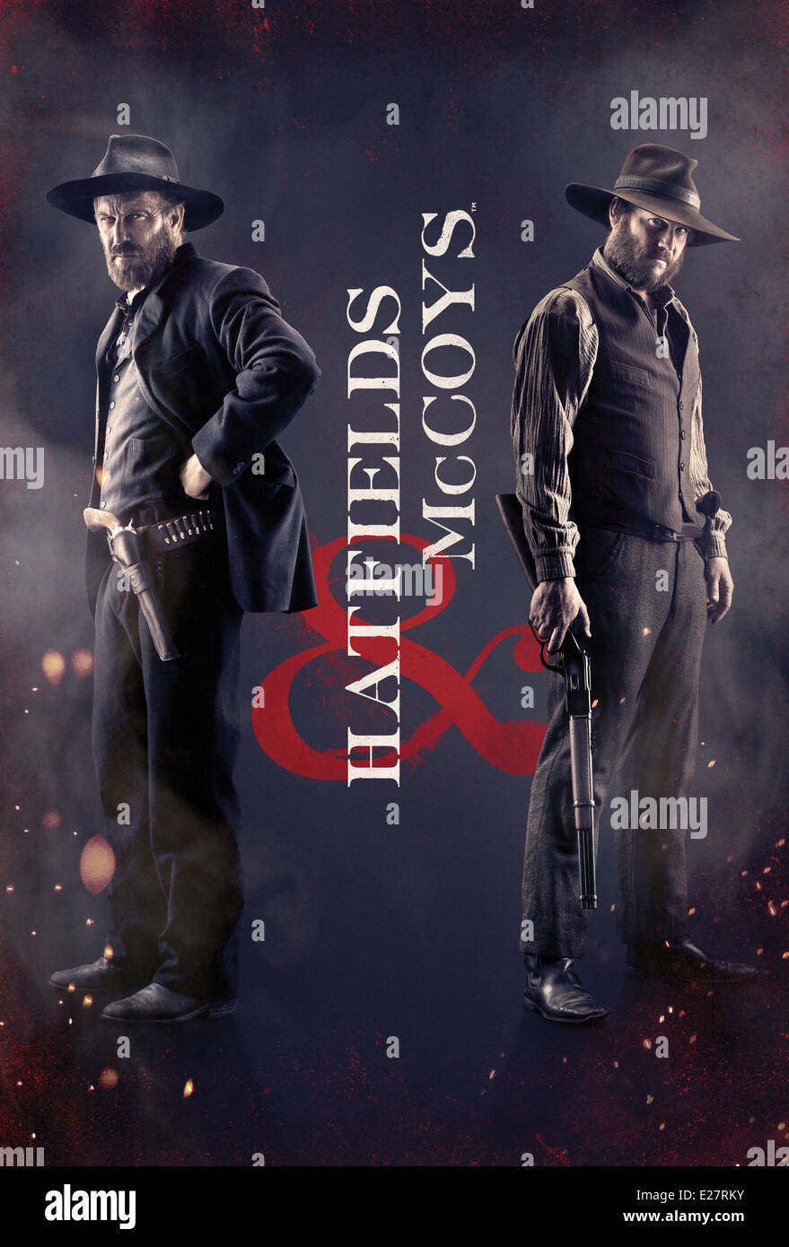 Kevin Costner (Devil' Anse Hatfield), Bill Paxton (Randall McCoy) in ...