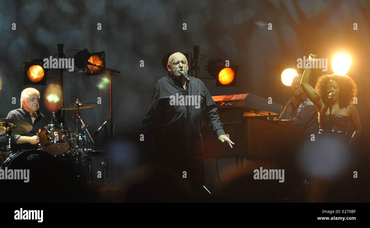 Joe Cocker performs in concert held at the Roman Amphitheatre ...