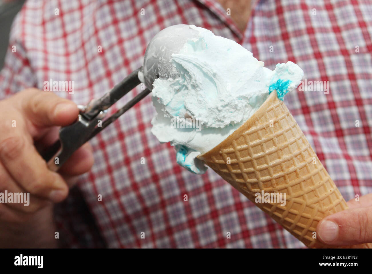 FACEBOOK 'FLAVOURED' ICE-CREAM Customers in Croatia are licking their ...