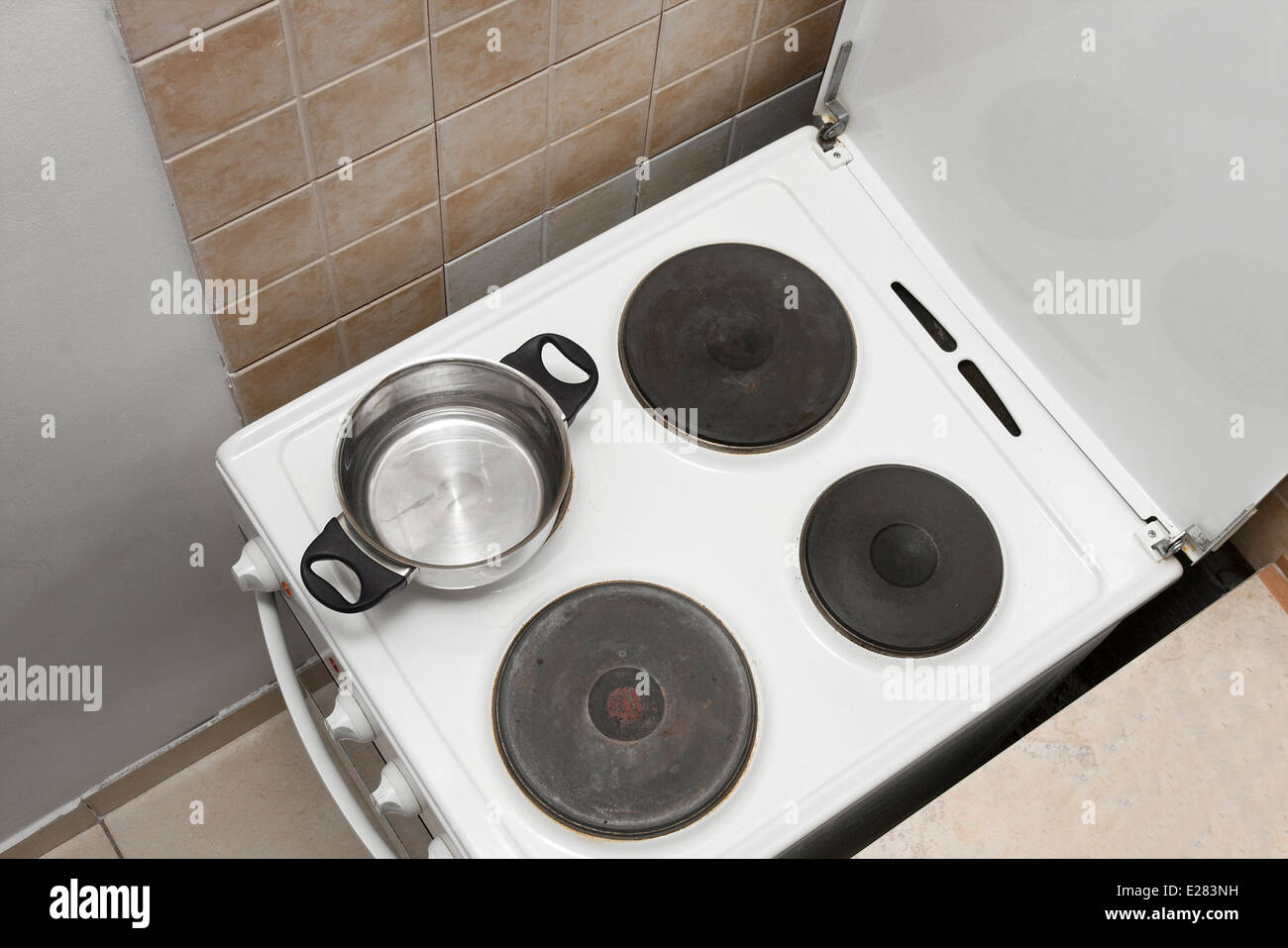 Stove hi-res stock photography and images - Alamy
