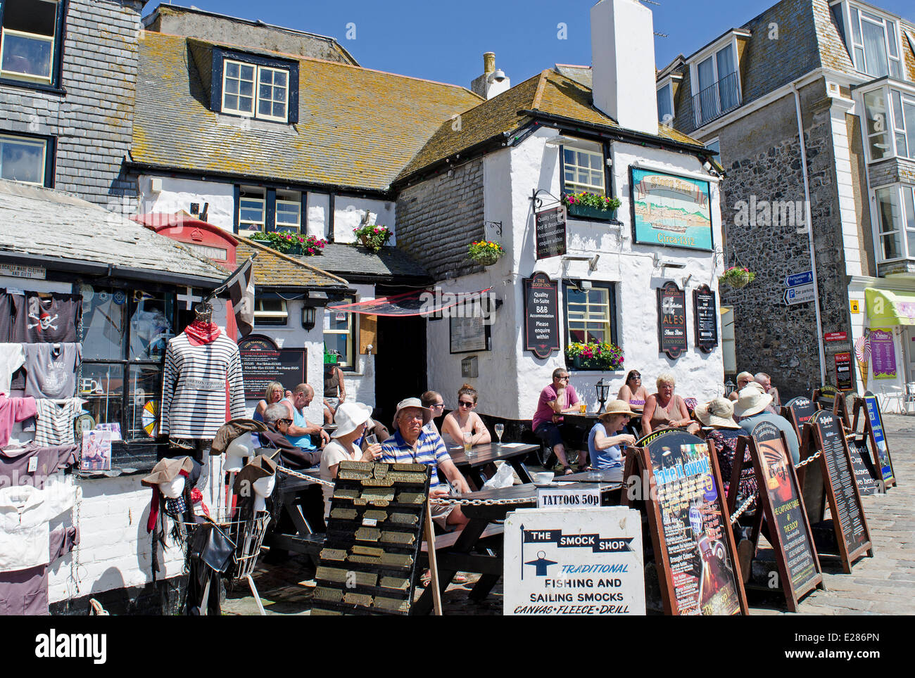 The Sloop Inn by the harbour in St.Ives, Cornwall, UK Stock Photo - Alamy