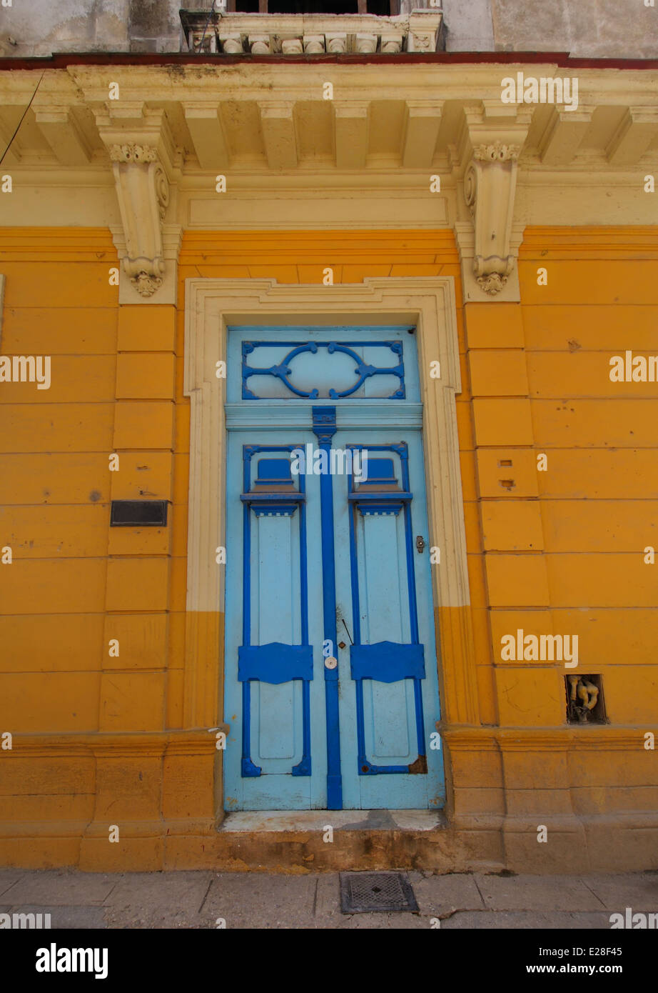 Detail of colorful facade in Old Havana building entrance Stock Photo ...