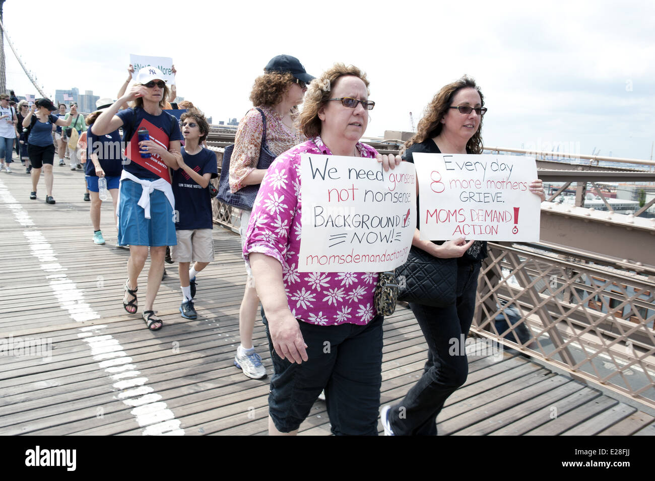 Kids march hi-res stock photography and images - Alamy
