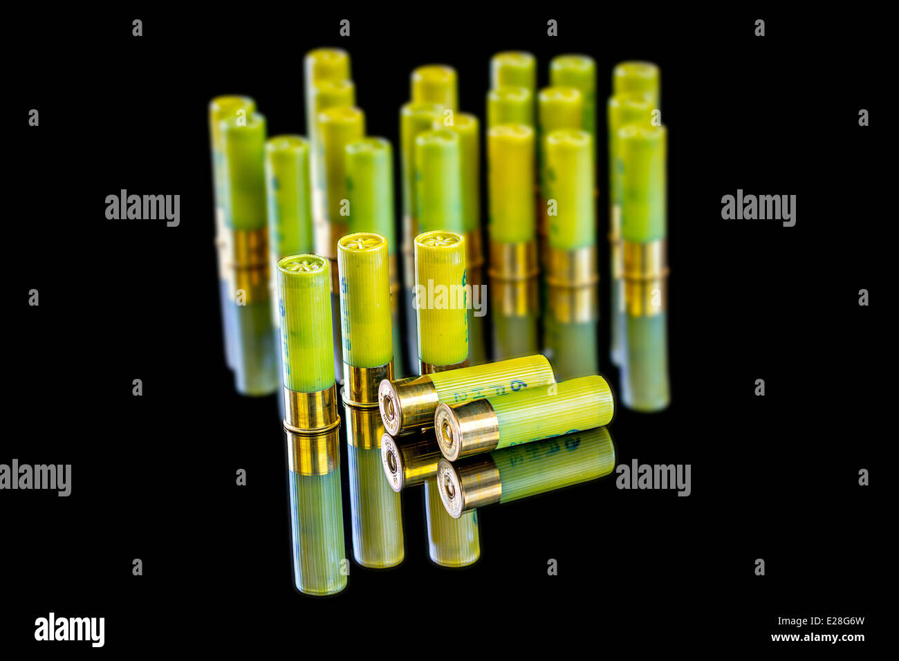 Five shotgun shells hi-res stock photography and images - Alamy