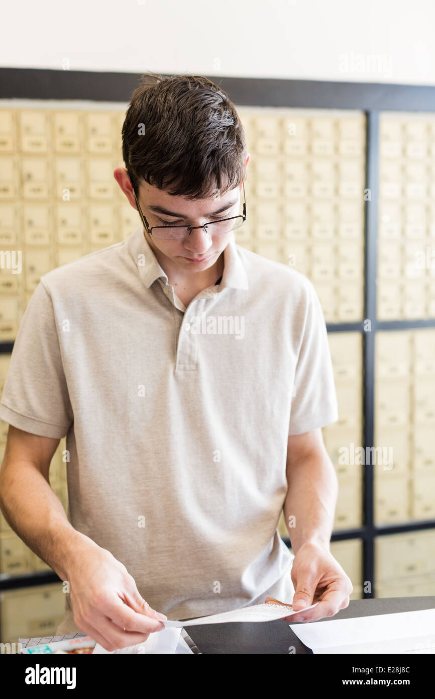Student envelope hi-res stock photography and images - Alamy