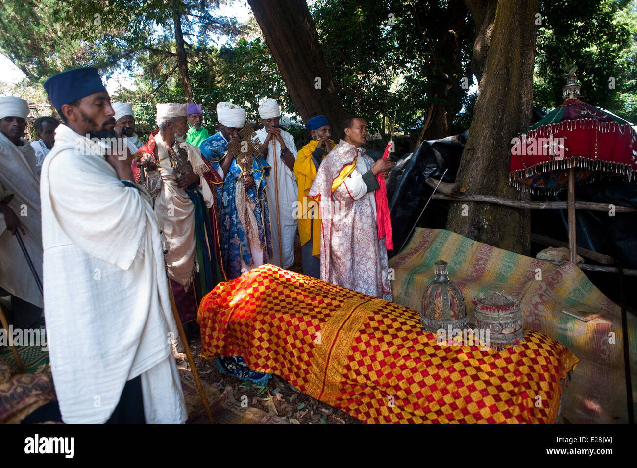 Orthodox priests celebrating a burial ( Ethiopia Stock Photo - Alamy