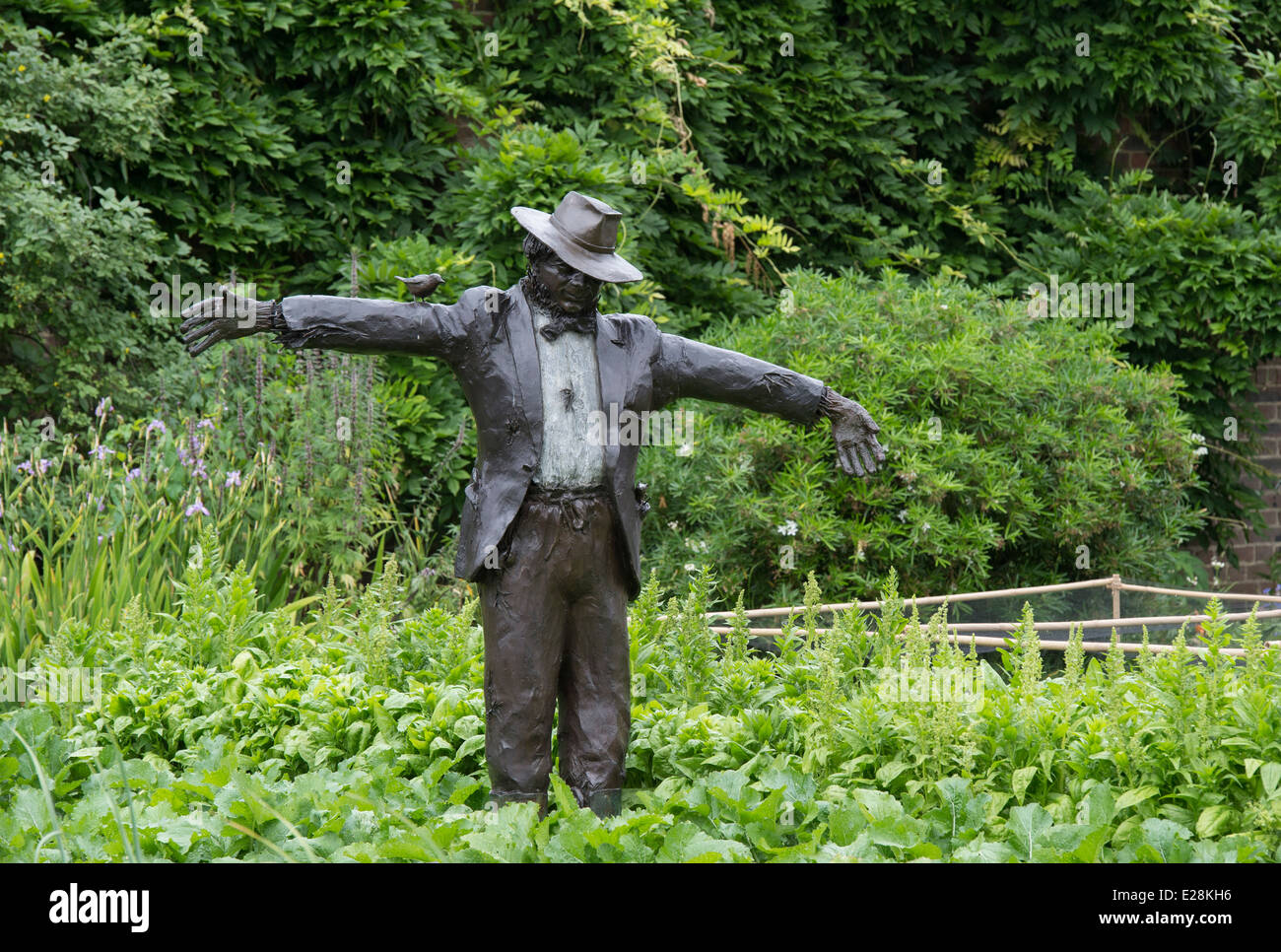 Bronze Scarecrow sculpture at Kew Gardens. England Stock Photo - Alamy