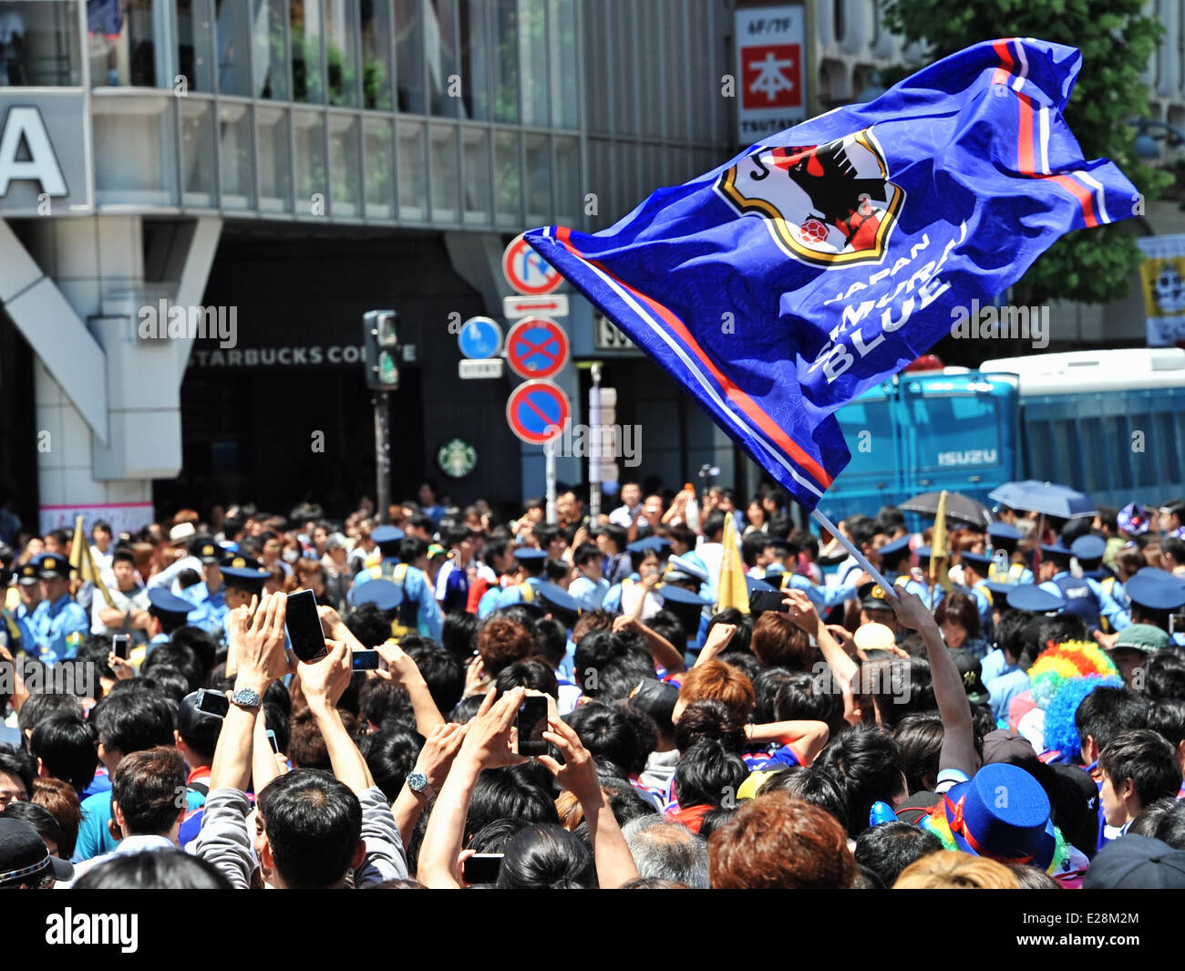 Shibuya, Tokyo, Japan. 15th June, 2014. Japanese Soccer fans gather at ...