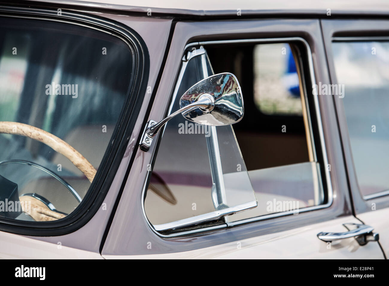 1940 vintage car rear view hi-res stock photography and images - Alamy