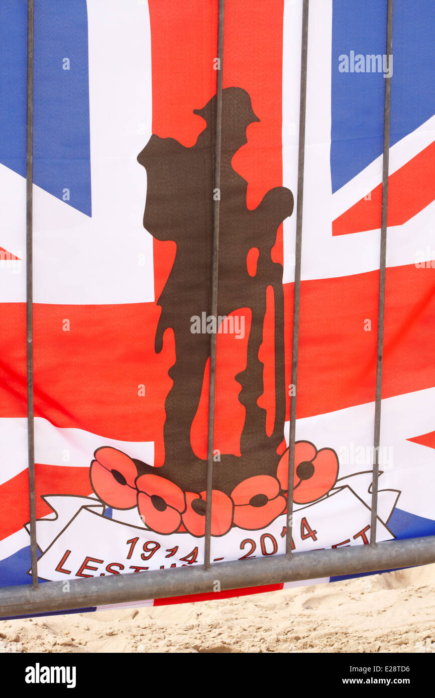 Remembrance poppy soldier silhouette hi-res stock photography and ...