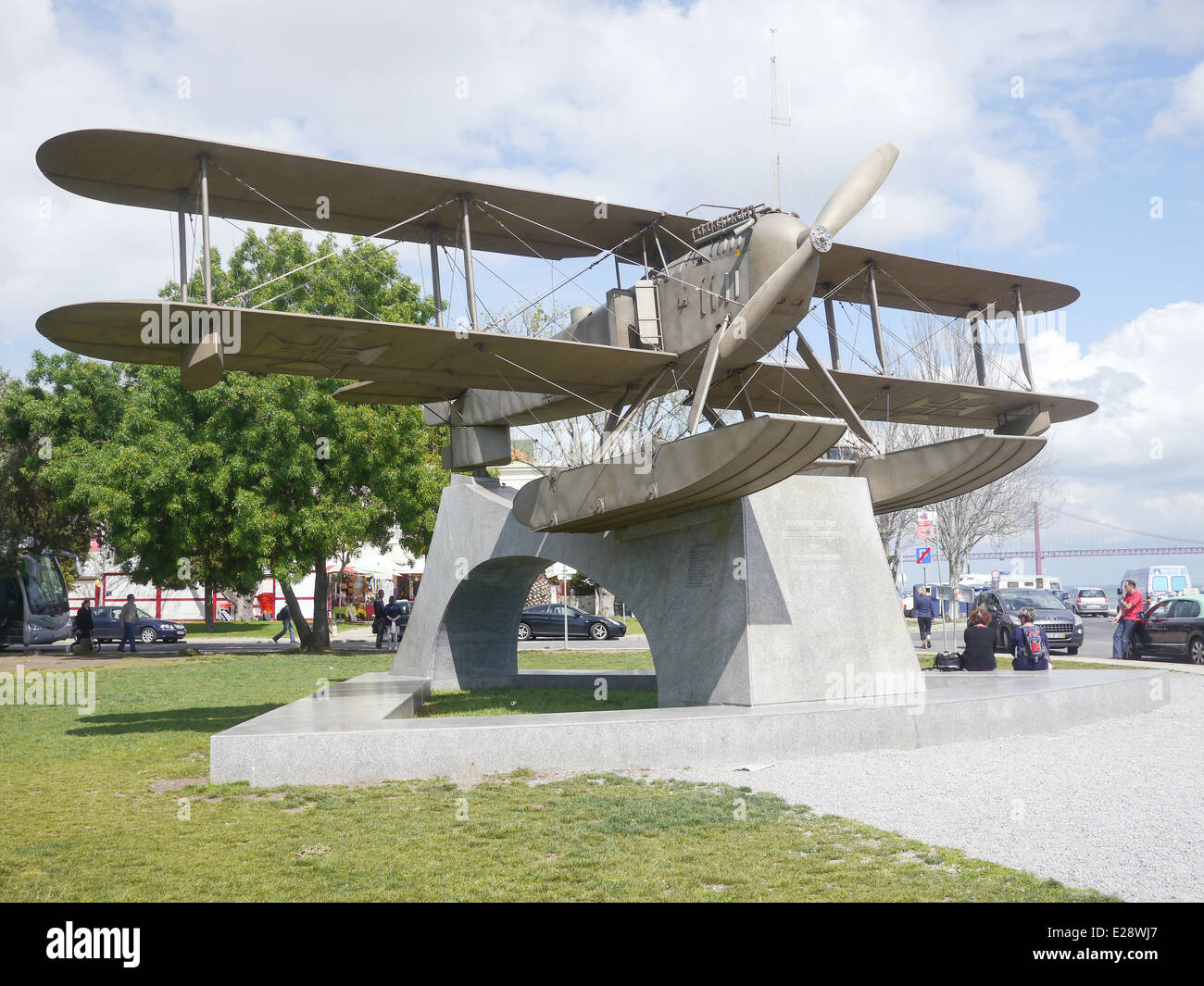 Flight monument hi-res stock photography and images - Alamy
