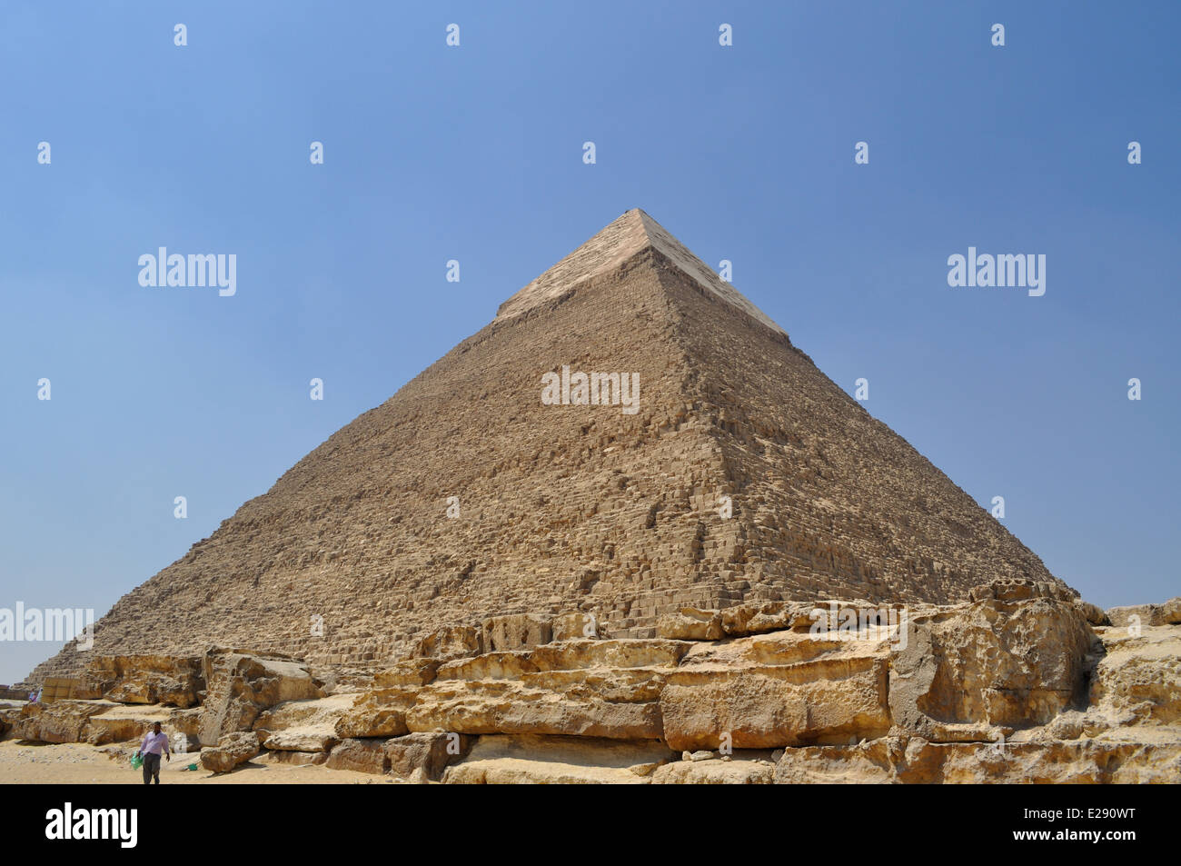 Huge pyramid hi-res stock photography and images - Alamy